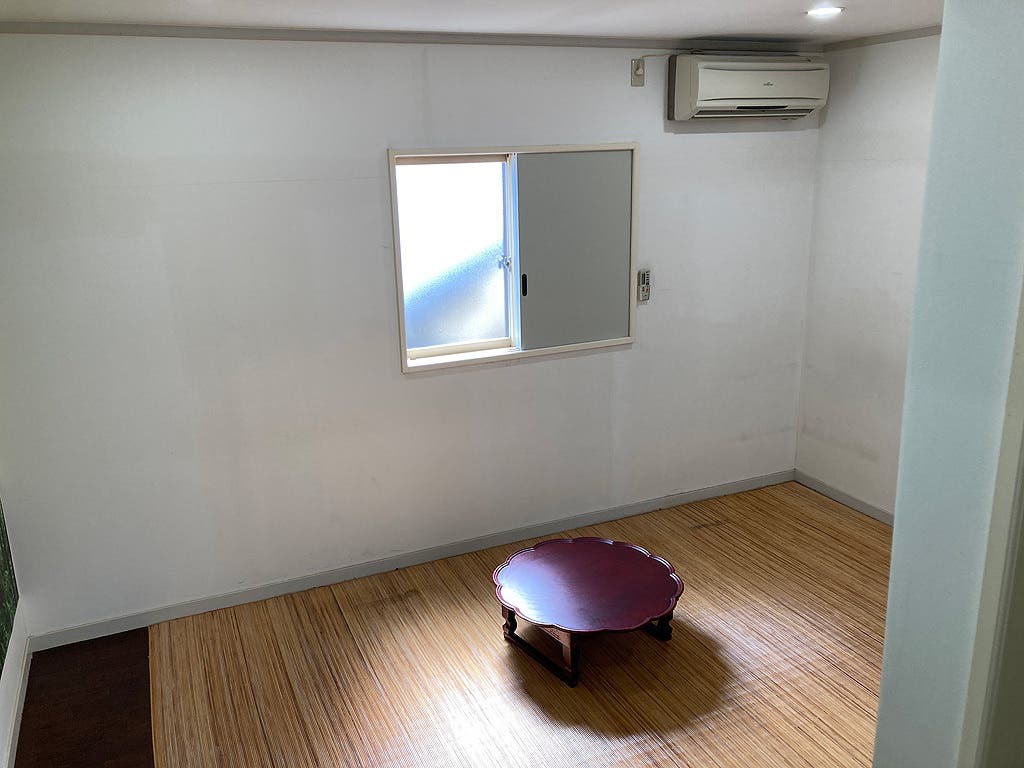 【見学下見随時可能】滞在型トランクルーム（206）仕事・学習・休息にの写真3