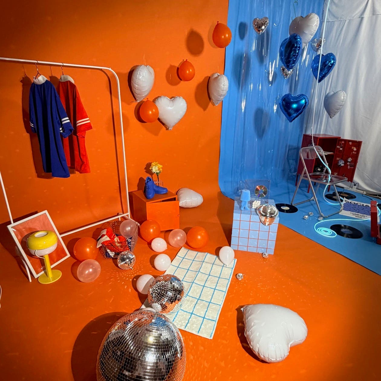 JR直方駅から徒歩約2分 / 7種のコンセプト撮影ブースが楽しめる撮影スタジオの写真5