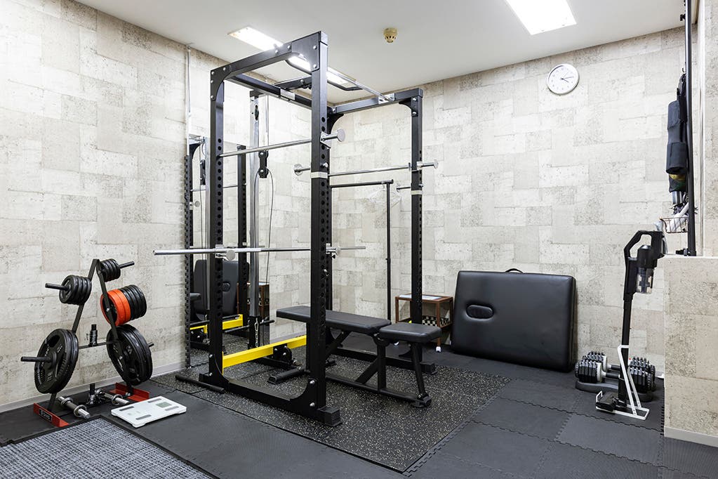 オープン記念990円【松屋町駅2分長堀駅10分】長堀最安値当日予約可能個室レンタルフィットネスジム！パーソナル、ピラティス可能！の写真1