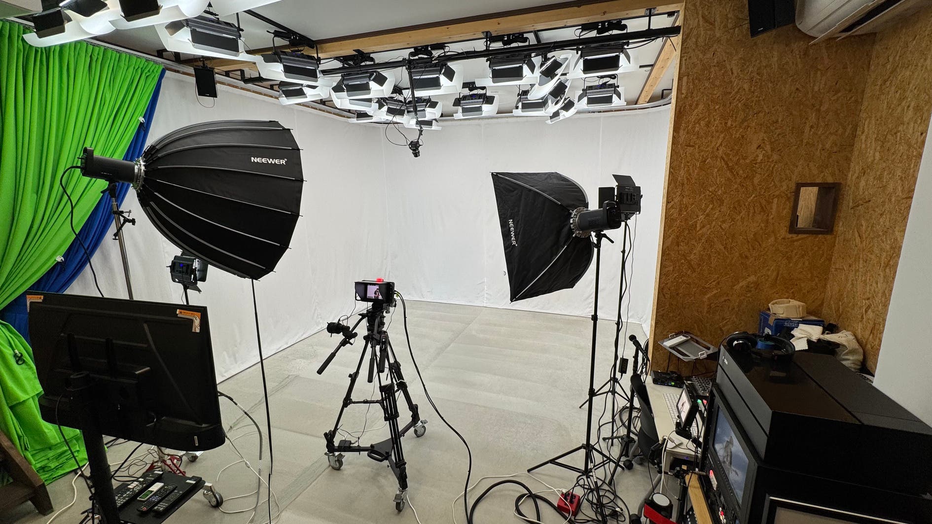 【カフェ併設のレンタル撮影スタジオ】クロマキー常設、スタジオまで車寄せOK！・バイク撮影可！の写真10