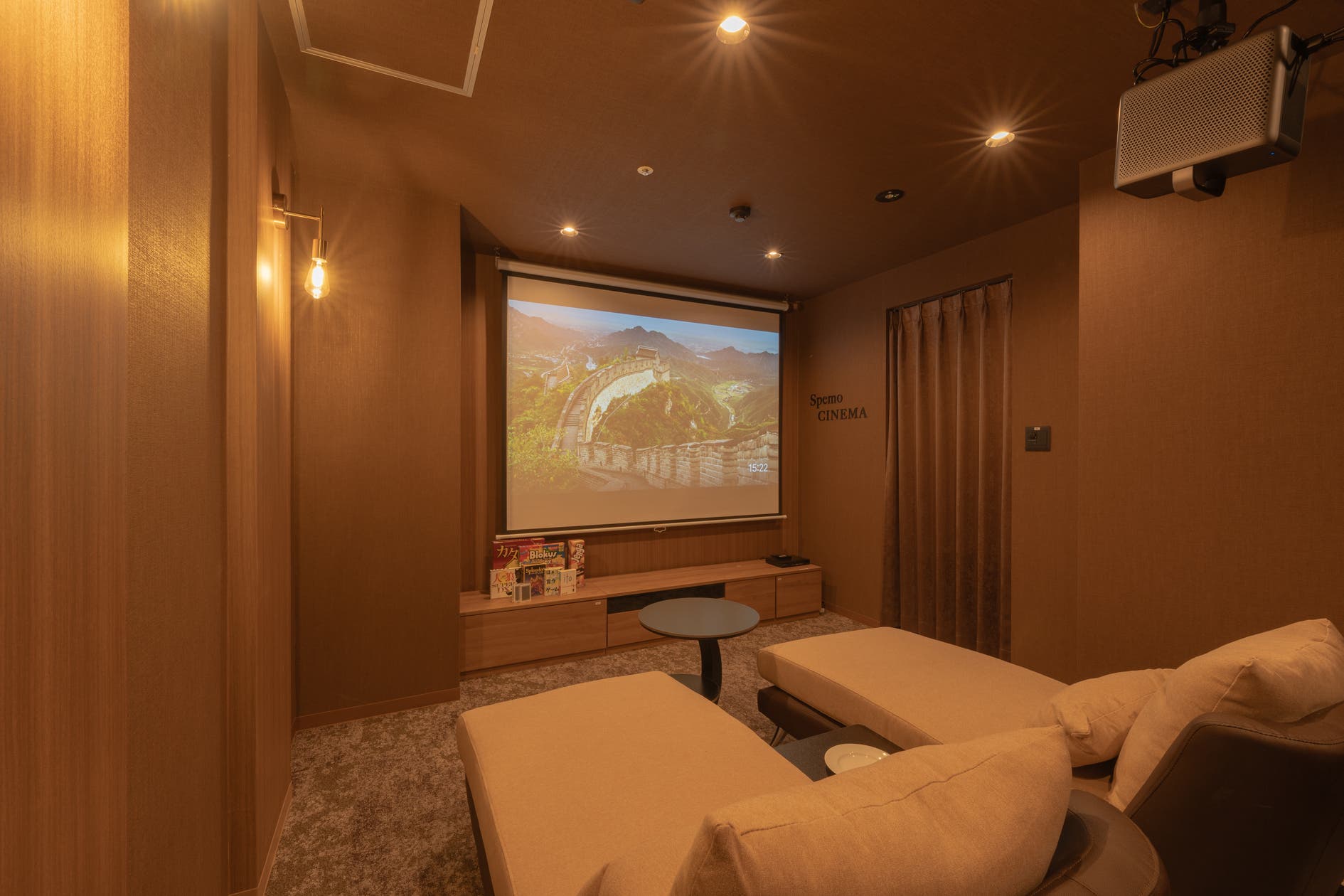 スペモシネマ🎬️すすきの駅5分🍷ゴミ無料👌🏻プロジェクター🎥映画デート💞ゲーム🎮721_SpemoCINEMA札幌の写真1