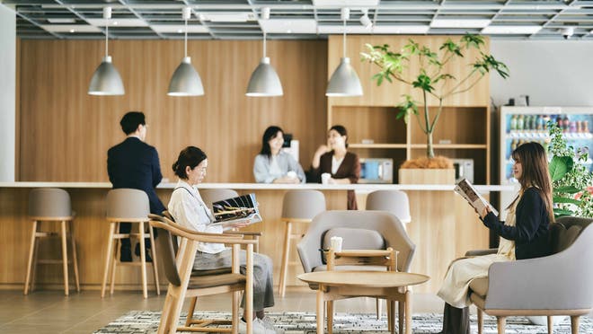 福井駅徒歩2分、12名会議室。プロジェクター・大型モニター完備、セミナーや研修にも最適な広々空間の写真5