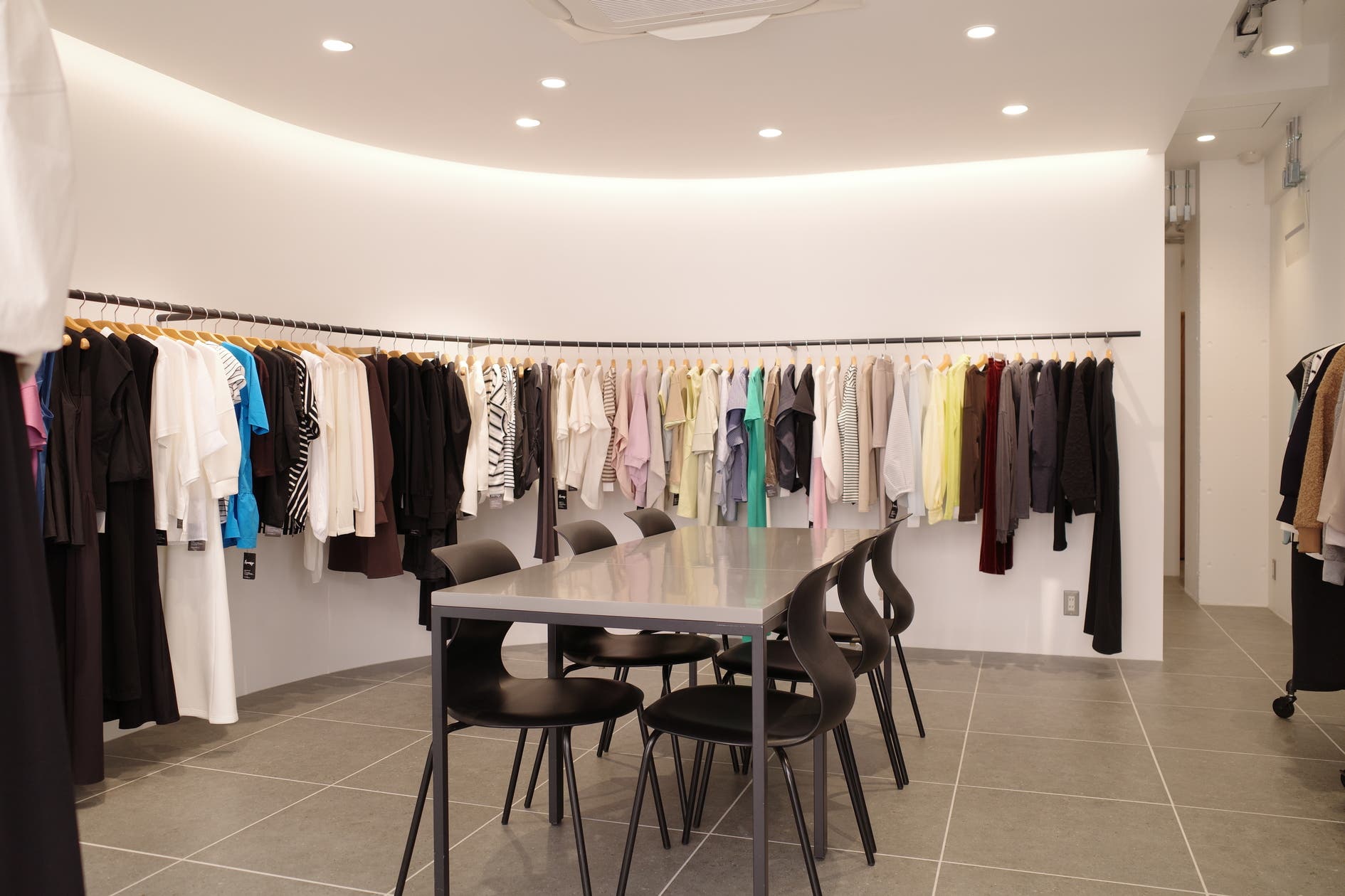 【外苑前駅から徒歩4分の】アパレルブランド等のPOPUP STOREに最適なレンタルスペースの写真1