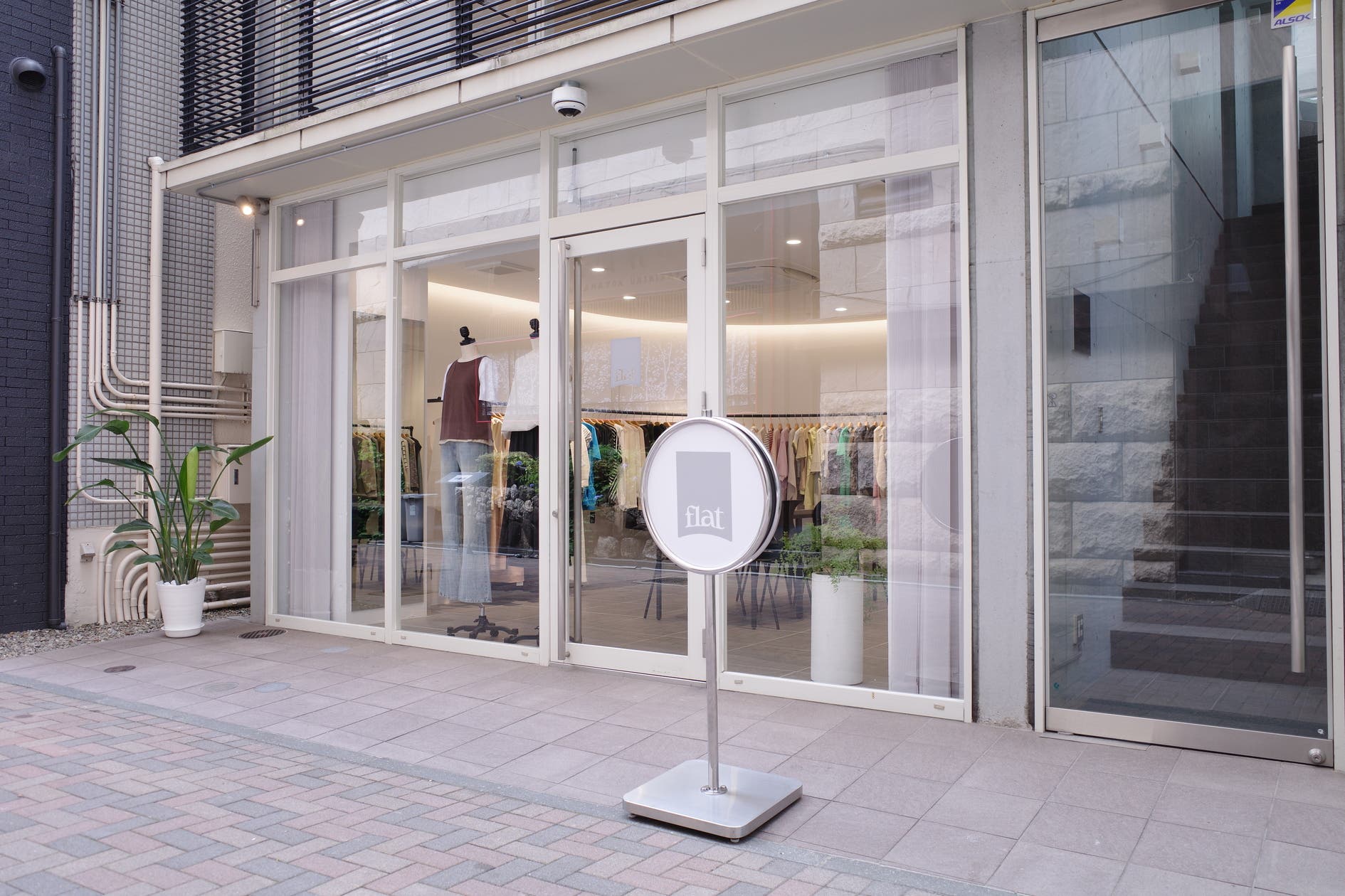 【外苑前駅から徒歩4分の】アパレルブランド等のPOPUP STOREに最適なレンタルスペースの写真2