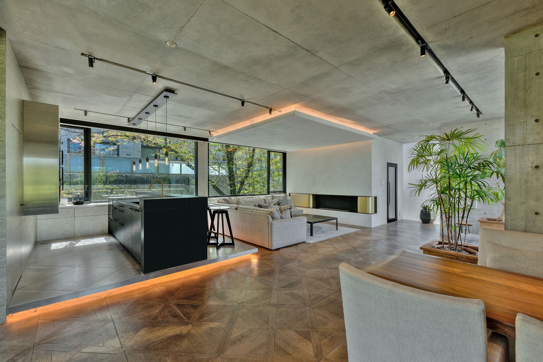 【表参道】オフサイトミーティング・交流会利用多数！ プロジェクター完備でプレゼンや勉強会・研修などでご利用いただいております。の写真7