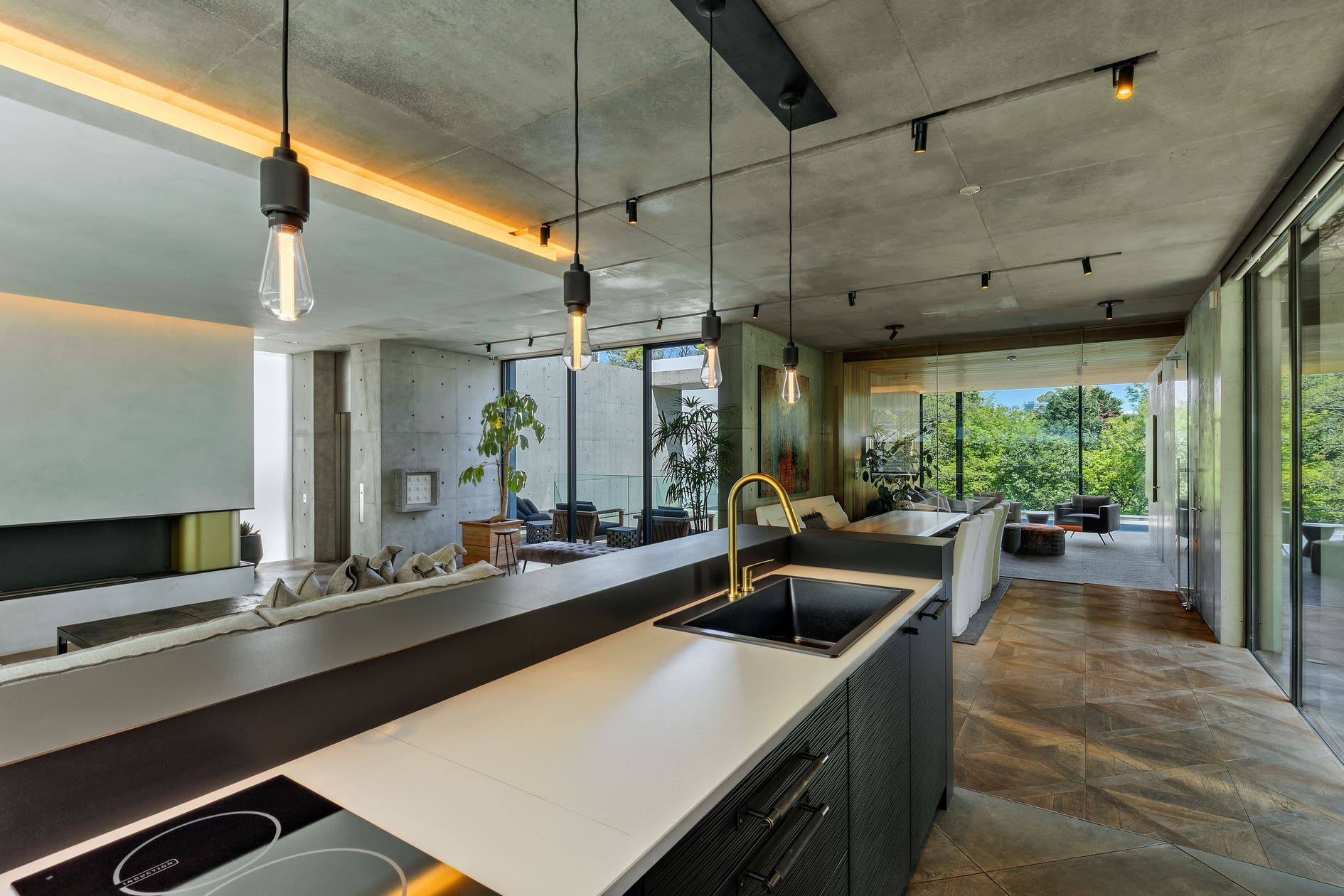 【表参道】オフサイトミーティング・交流会利用多数！ プロジェクター完備でプレゼンや勉強会・研修などでご利用いただいております。の写真11