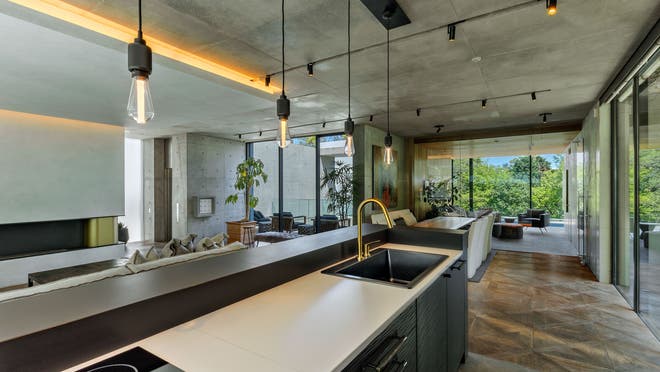 【表参道】オフサイトミーティング・交流会利用多数! プロジェクター完備でプレゼンや勉強会・研修などでご利用いただいております。の写真11