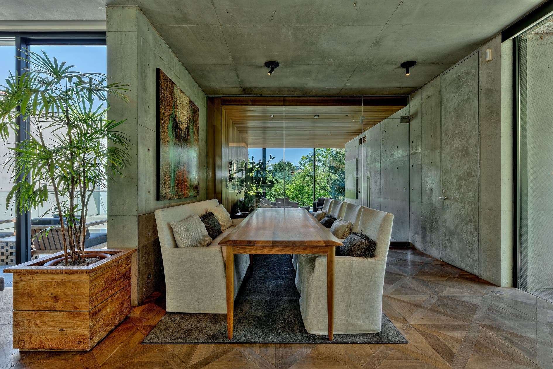 【表参道】オフサイトミーティング・交流会利用多数！ プロジェクター完備でプレゼンや勉強会・研修などでご利用いただいております。の写真13