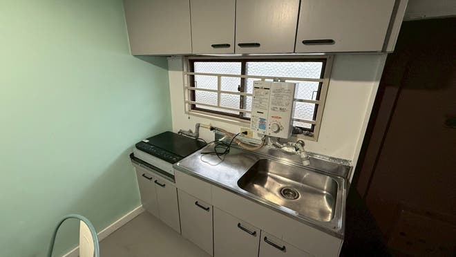 自然光の入るシンプル空間|撮影・打ち合わせ・作業に|東柳ケ瀬・美殿町の写真4