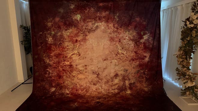 【中野新橋駅徒歩1分】自然光、完全暗室可能、多数の背景布、アンティーク家具・アーティシャルフラワーの充実した撮影スタジオの写真21