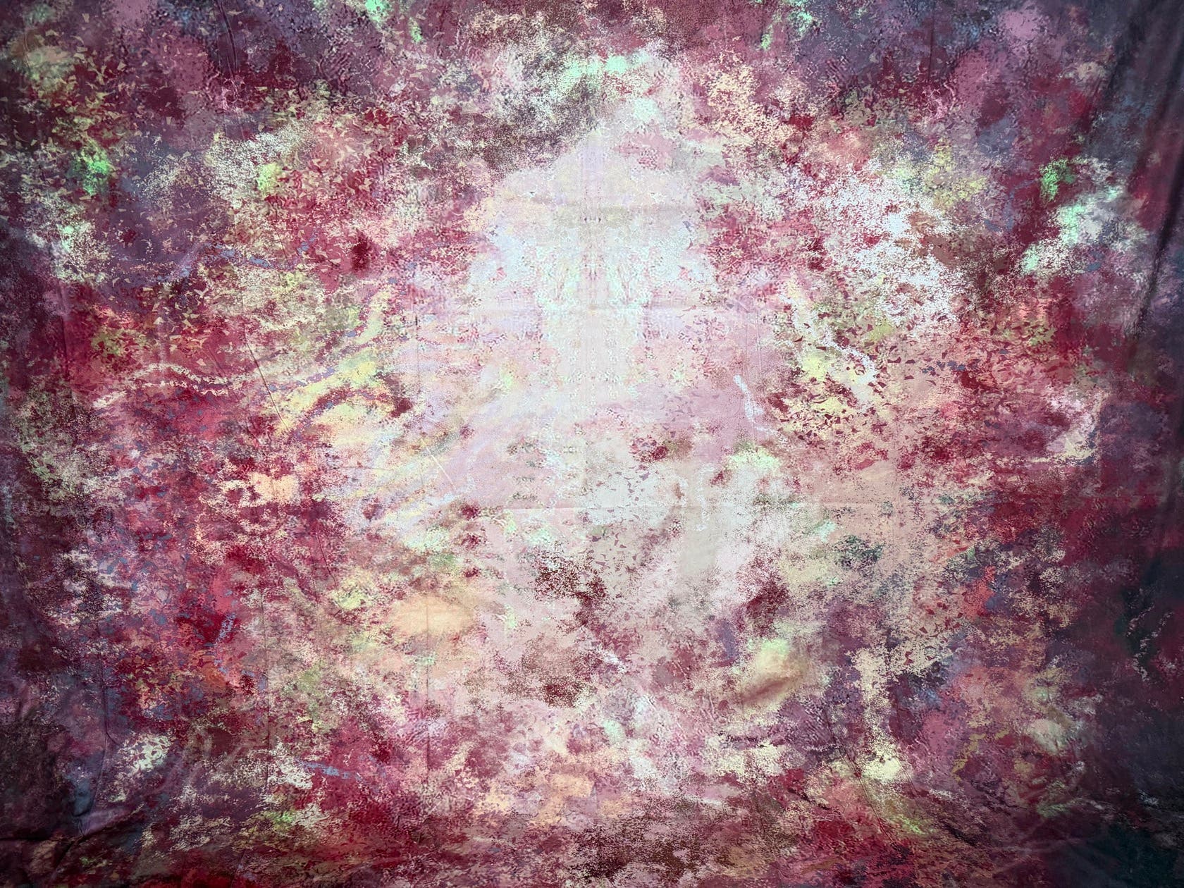 【中野新橋駅徒歩1分】自然光、完全暗室可能、多数の背景布、アンティーク家具・アーティシャルフラワーの充実した撮影スタジオの写真23