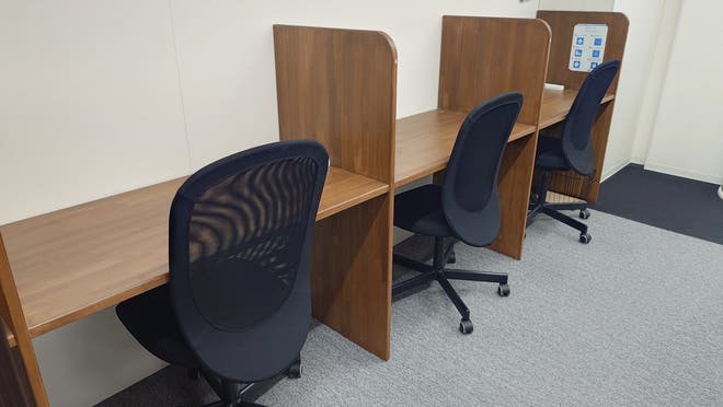 【プライベートデスク】JR奈良駅から徒歩4分の高速Wi-Fi完備の1DAY1人専用で集中作業ができるスペースです。の写真1