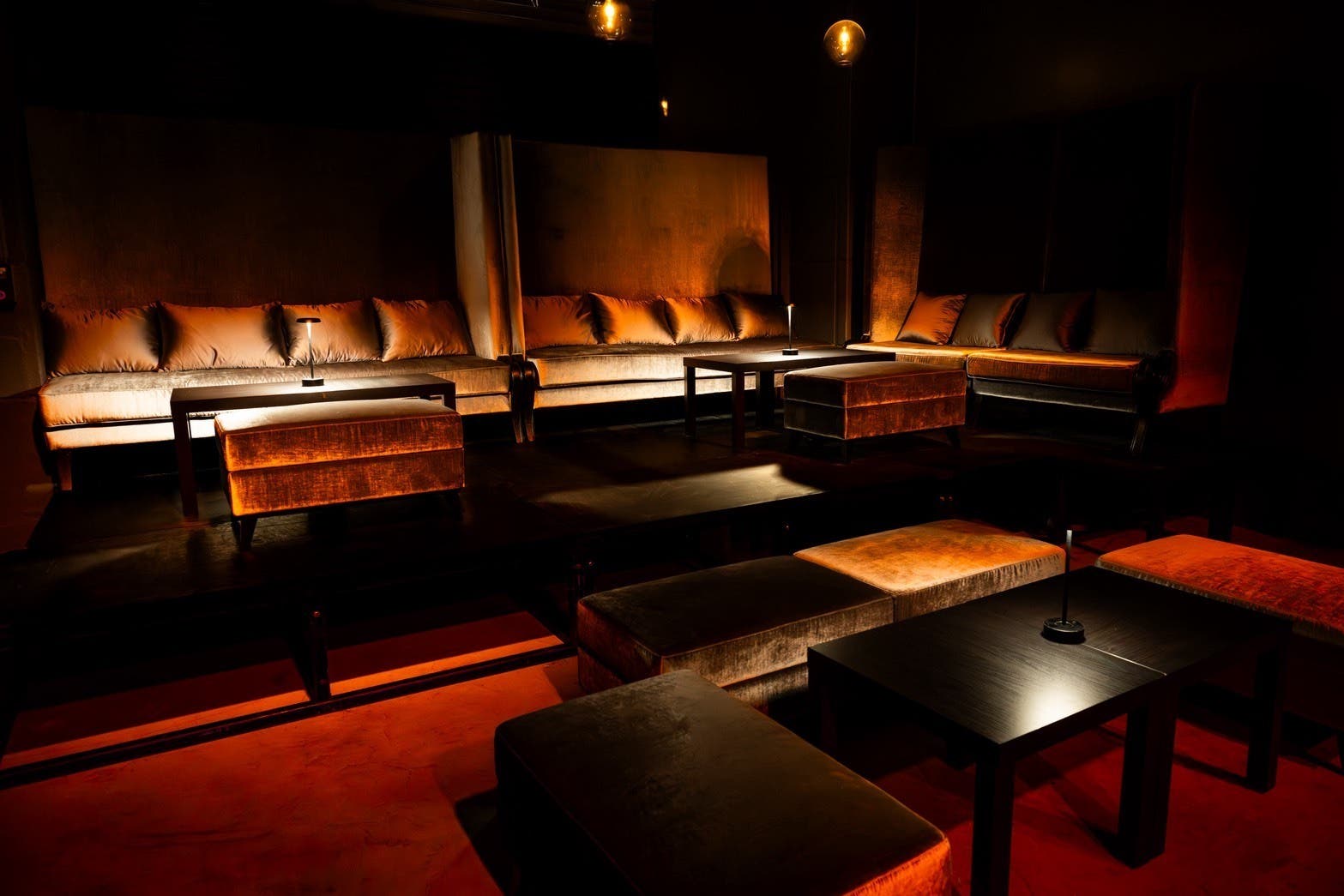 設備充実な路面店の写真3