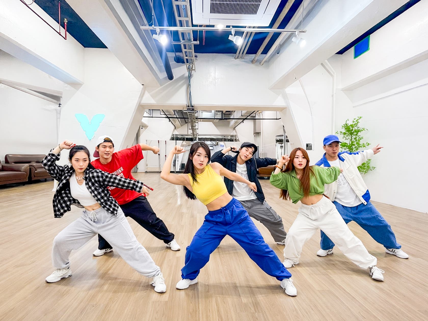 【200㎡大型スタジオ】グンカン・ベース｜高音質スピーカー・プロ用音響・マイク完備｜大音量OK｜イベント・ダンス・楽器練習に最適の写真25