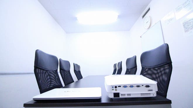 【東京駅・日本橋駅2分】完全個室!PC・プロジェクター・プリンター・コピー機・WiFi全て無料!ふれあい貸し会議室 八重洲No1の写真1