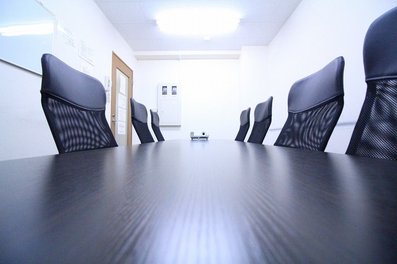 【東京駅・日本橋駅2分】完全個室！PC・プロジェクター・プリンター・コピー機・WiFi全て無料！ふれあい貸し会議室 八重洲No1の写真2