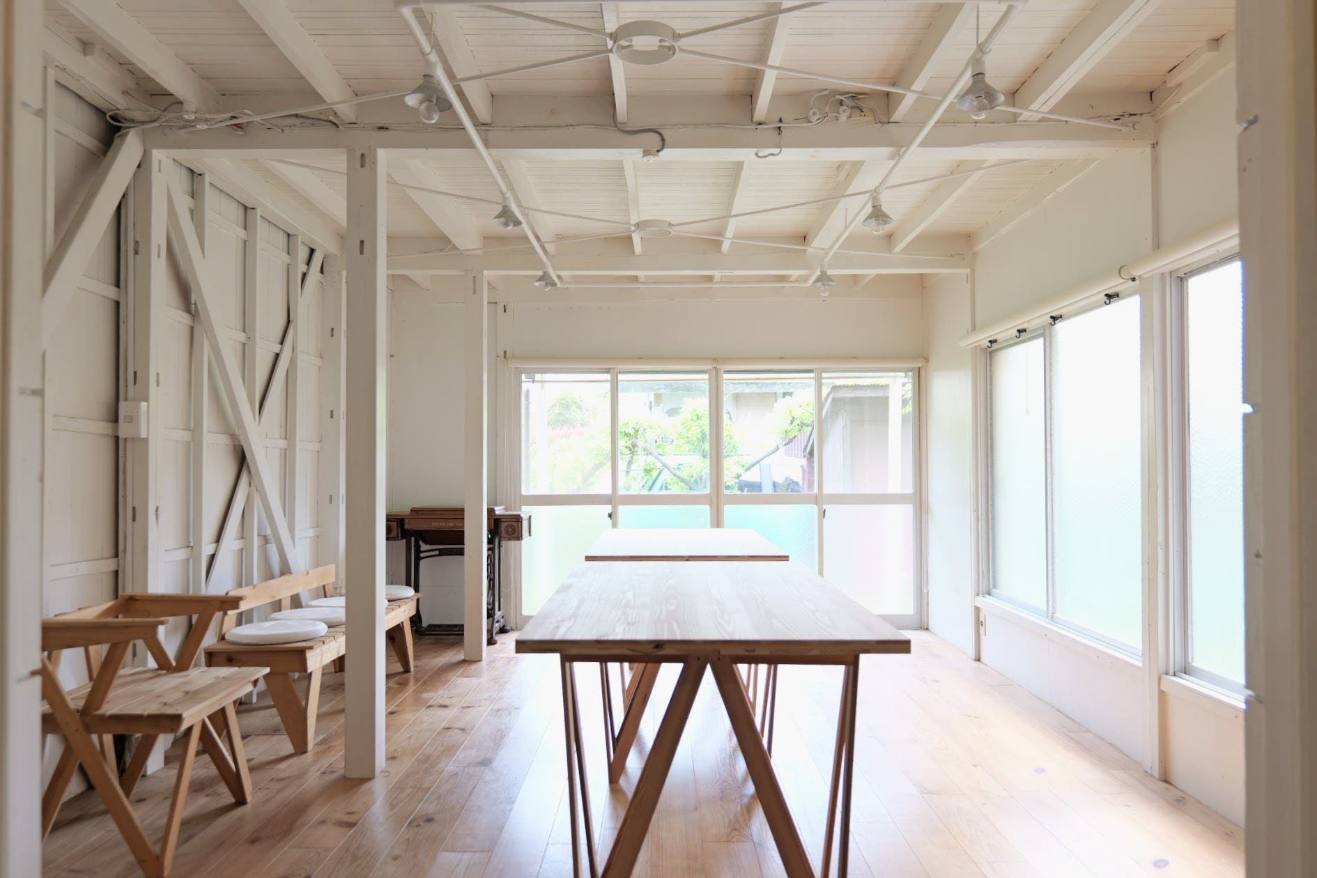 🌟OPEN PRICE🌟【駐車場付き・2面採光📸】自然光×無垢床の開放的な撮影・ワークショップ空間の写真1