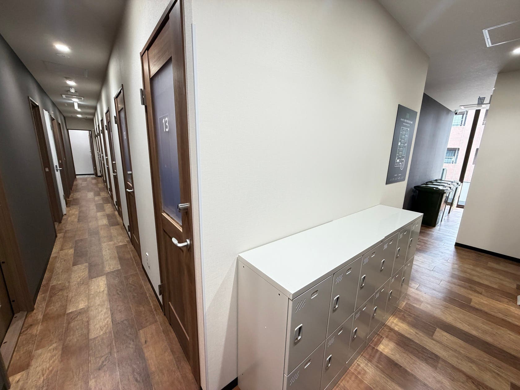 【柏駅から徒歩1分】モニター・フリードリンク付き1名個室（ブース9）の写真5