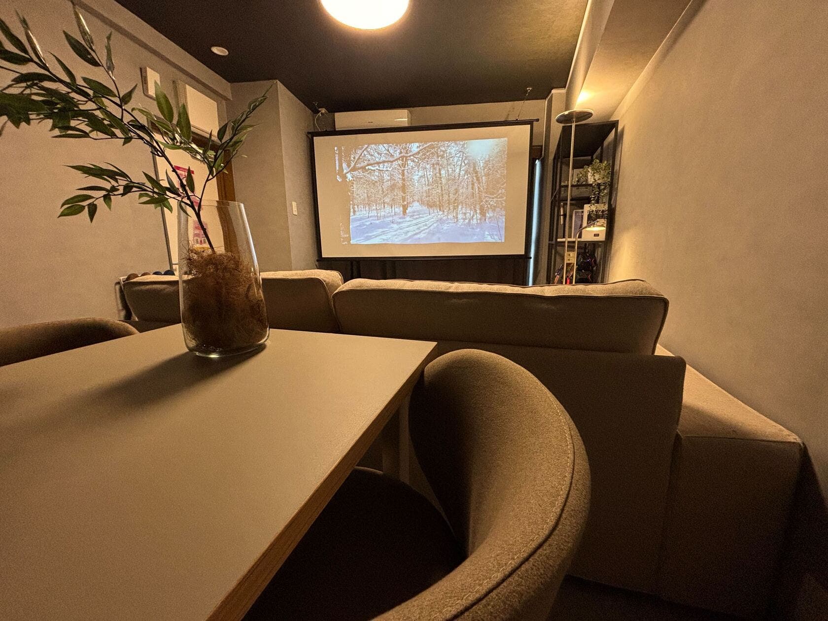 スペモ🏠駅徒歩2分🚶歓送迎会🎊おうちカラオケ🎤パーティー🥂プロジェクター🎥映画鑑賞🎬859_LIVING新宿の写真7