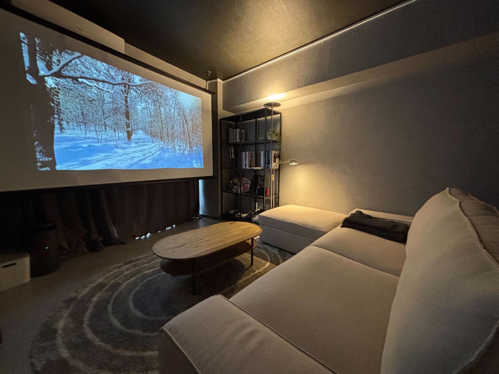 スペモ🏠駅徒歩2分🚶歓送迎会🎊おうちカラオケ🎤パーティー🥂プロジェクター🎥映画鑑賞🎬859_LIVING新宿の写真3