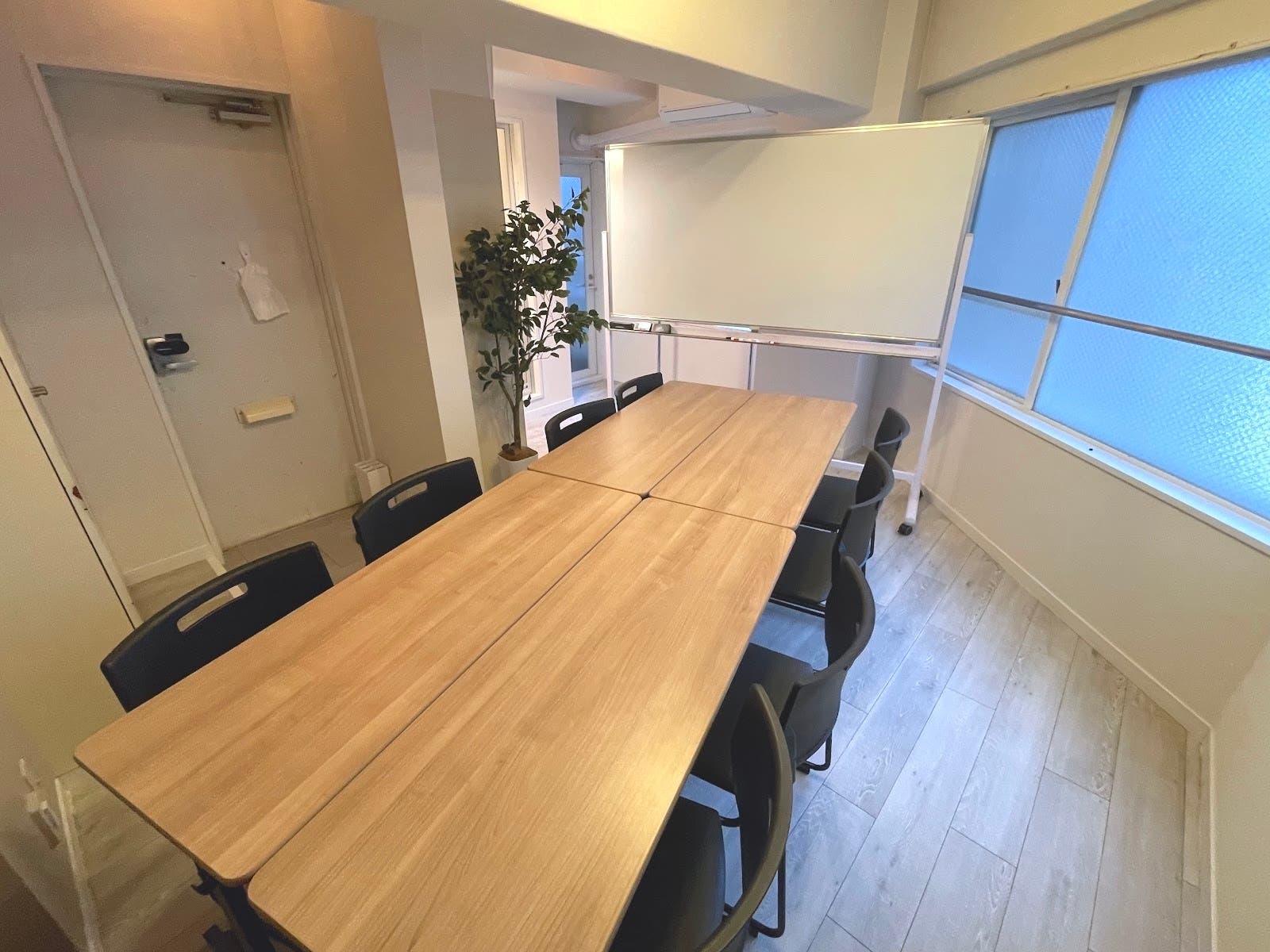 ＜ミニマルオフィス大曽根＞4名収容完全個室✨光回線Wi-Fi📶ホワイトボード📝会議/商談/テレワーク/作業の写真7