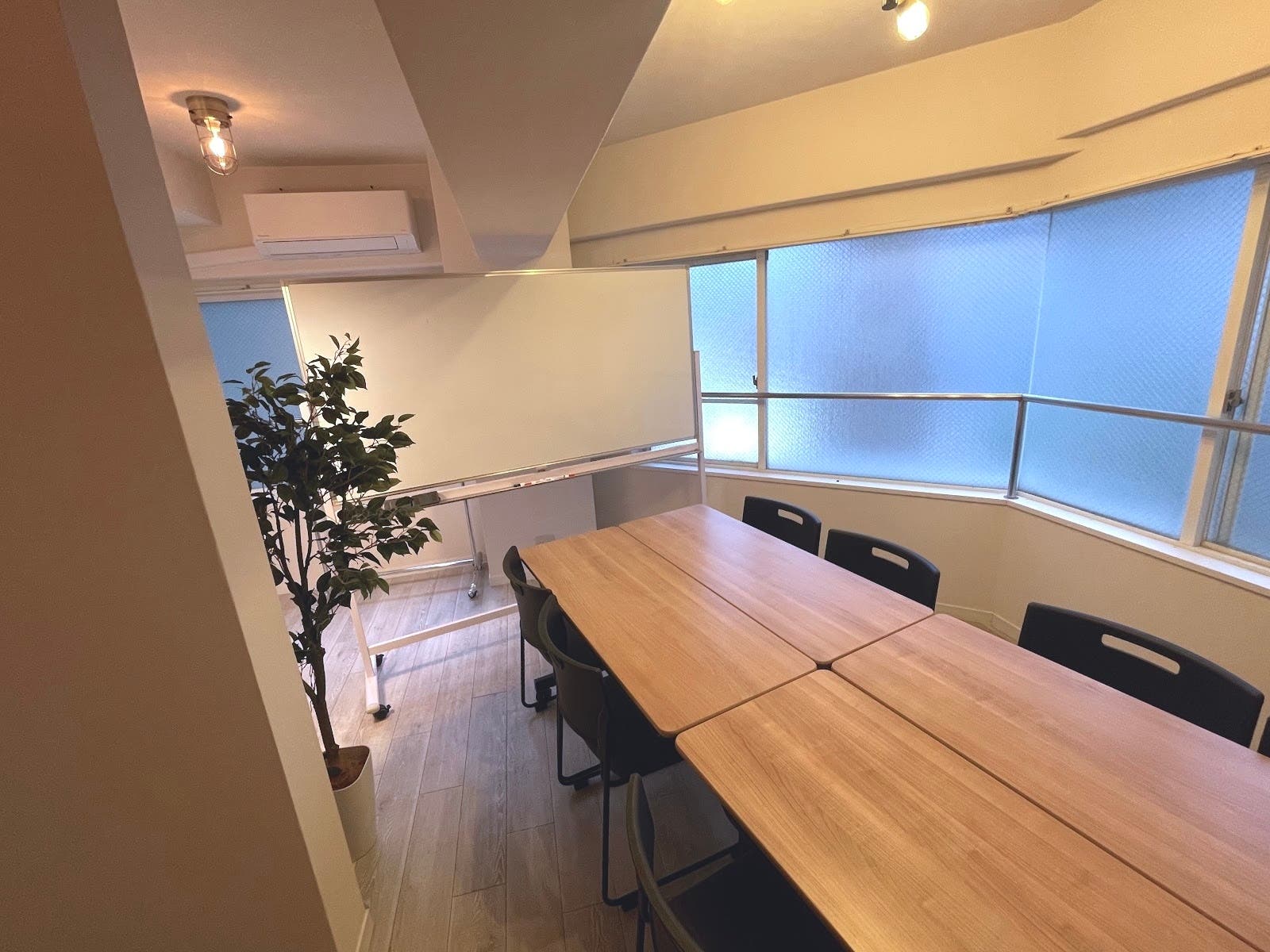 ＜ミニマルオフィス大曽根＞4名収容完全個室✨光回線Wi-Fi📶ホワイトボード📝会議/商談/テレワーク/作業の写真8