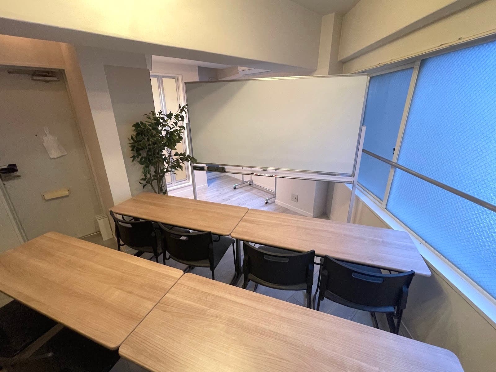 ＜ミニマルオフィス大曽根＞4名収容完全個室✨光回線Wi-Fi📶ホワイトボード📝会議/商談/テレワーク/作業の写真9