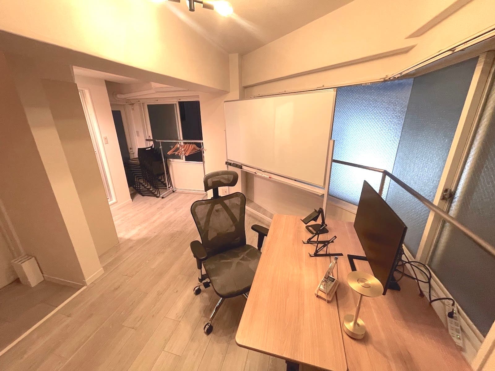 ＜ミニマルオフィス大曽根＞4名収容完全個室✨光回線Wi-Fi📶ホワイトボード📝会議/商談/テレワーク/作業の写真4