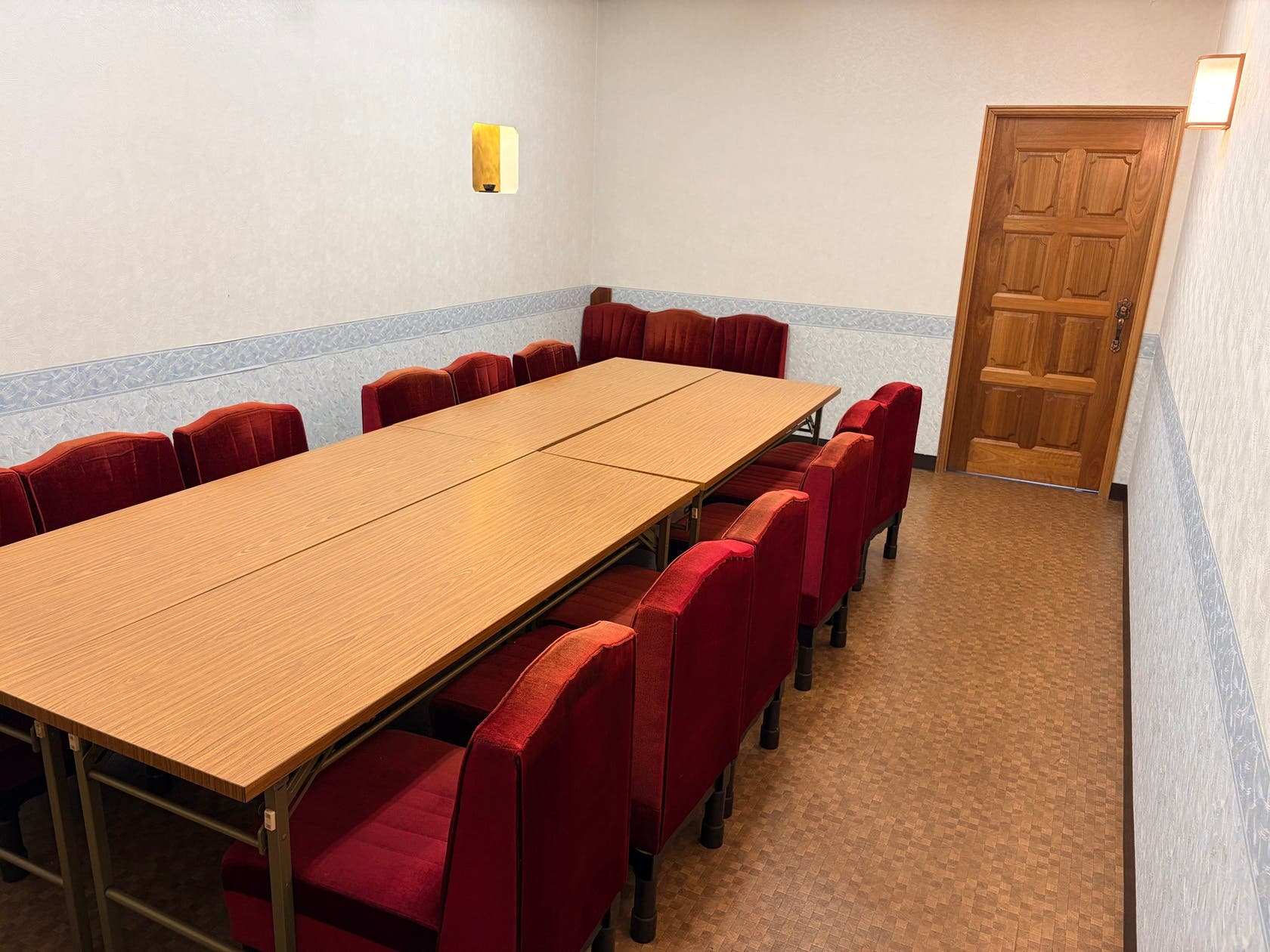 【大台町42号沿いの25畳個室】駐車20台・最大30名・会議/研修/面談/教室/塾にの写真2