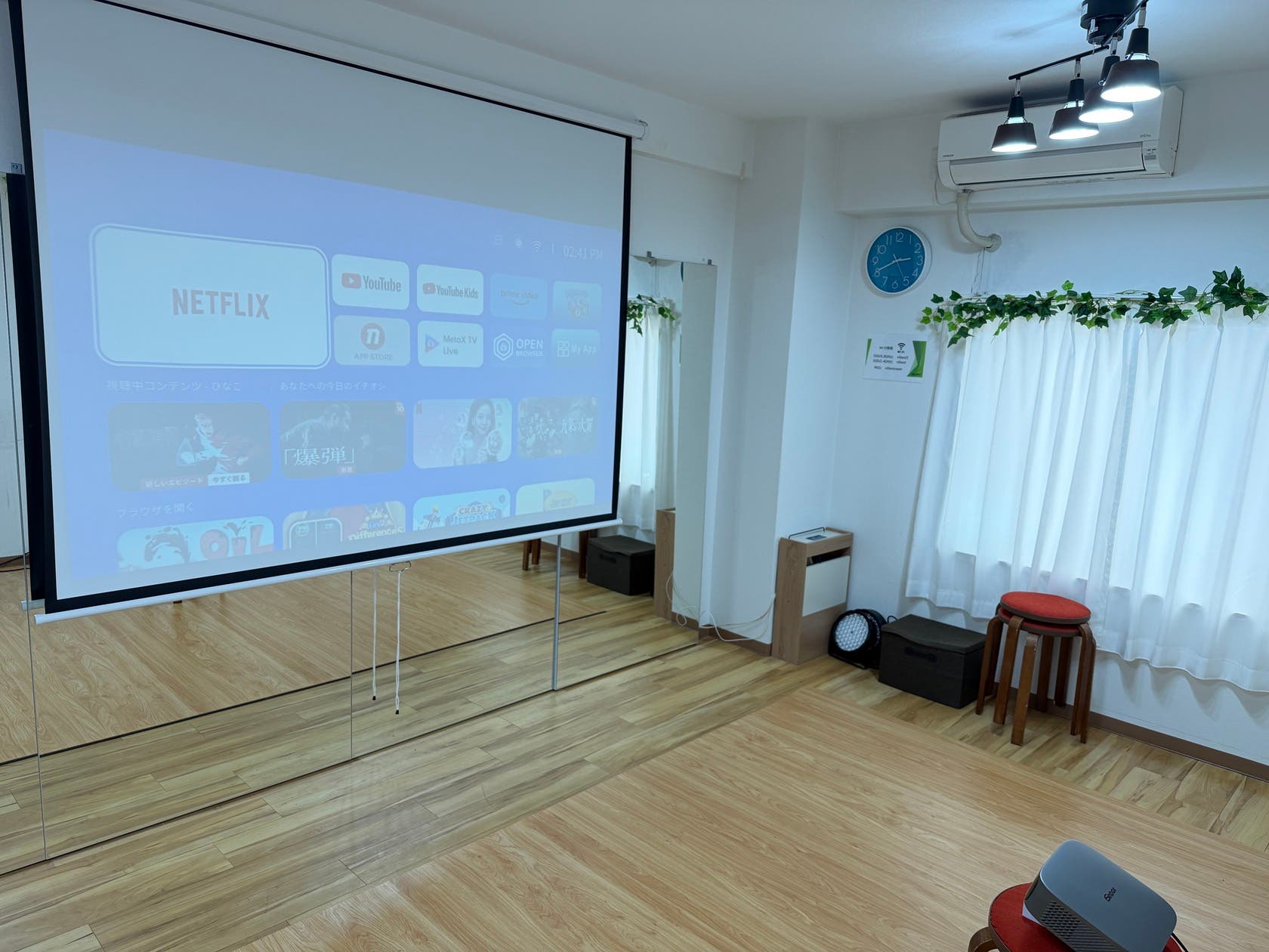 《梅田ダンススタジオ402》駅1分/飲食OK/設備無料/更衣室/光Wi-Fi/リングライトの写真2