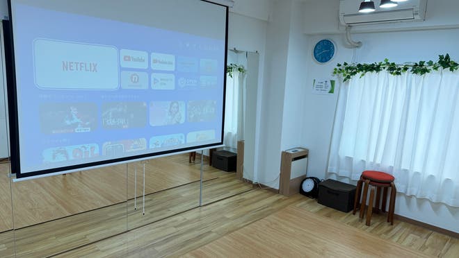 《梅田ダンススタジオ402》駅1分/飲食OK/設備無料/更衣室/光Wi-Fi/リングライトの写真2