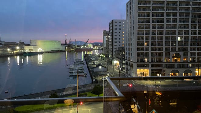 JR小倉駅徒歩6分|小倉の工場夜景を独り占め。クリエイターのための夜の隠れ家「喫茶あかほり」の写真2
