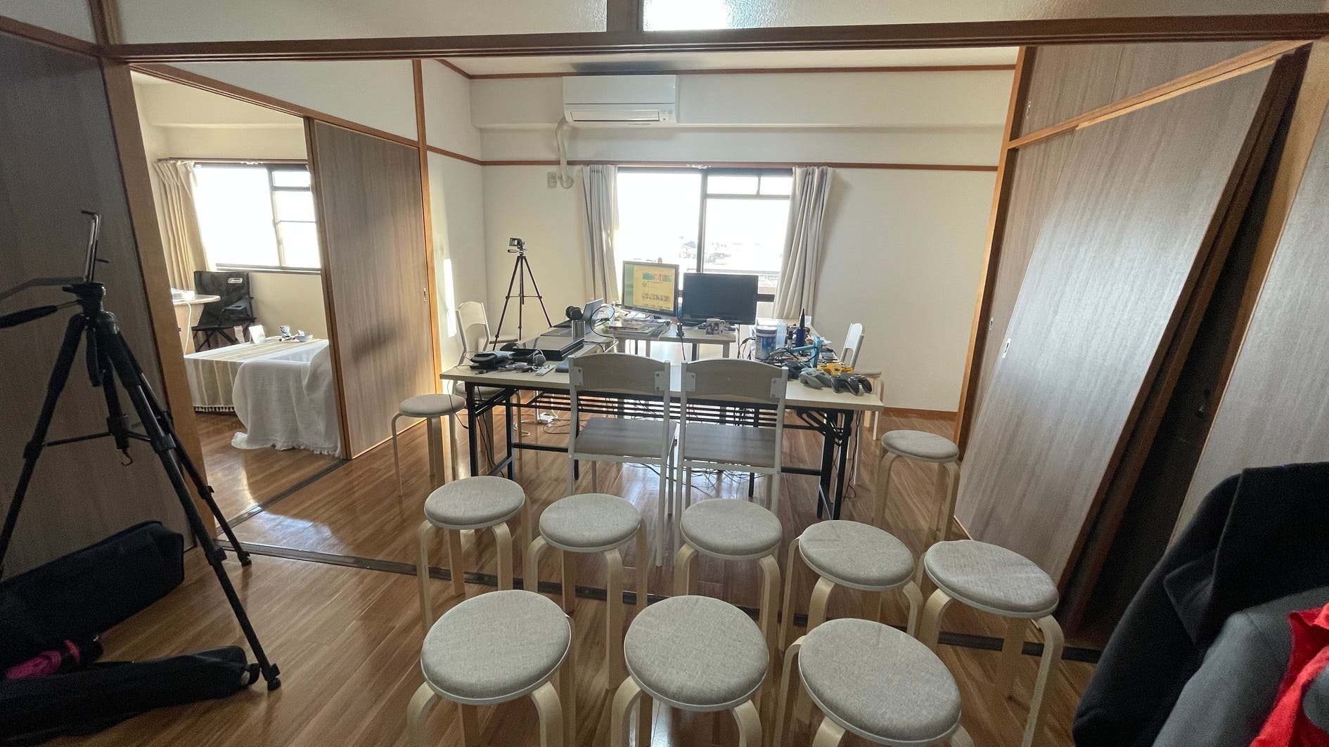 JR小倉駅徒歩6分｜小倉の工場夜景を独り占め。クリエイターのための夜の隠れ家「喫茶あかほり」の写真1