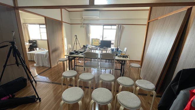 JR小倉駅徒歩6分|小倉の工場夜景を独り占め。クリエイターのための夜の隠れ家「喫茶あかほり」の写真1