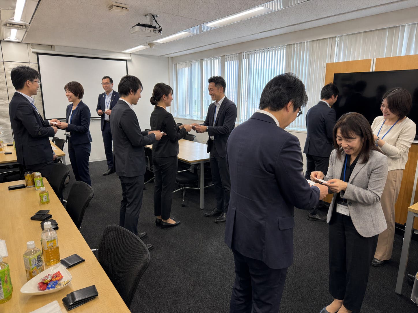 【西新宿五丁目駅 徒歩5分】20-60名飲食OKセミナー⭐️イベントスペース（大会議室）の写真4