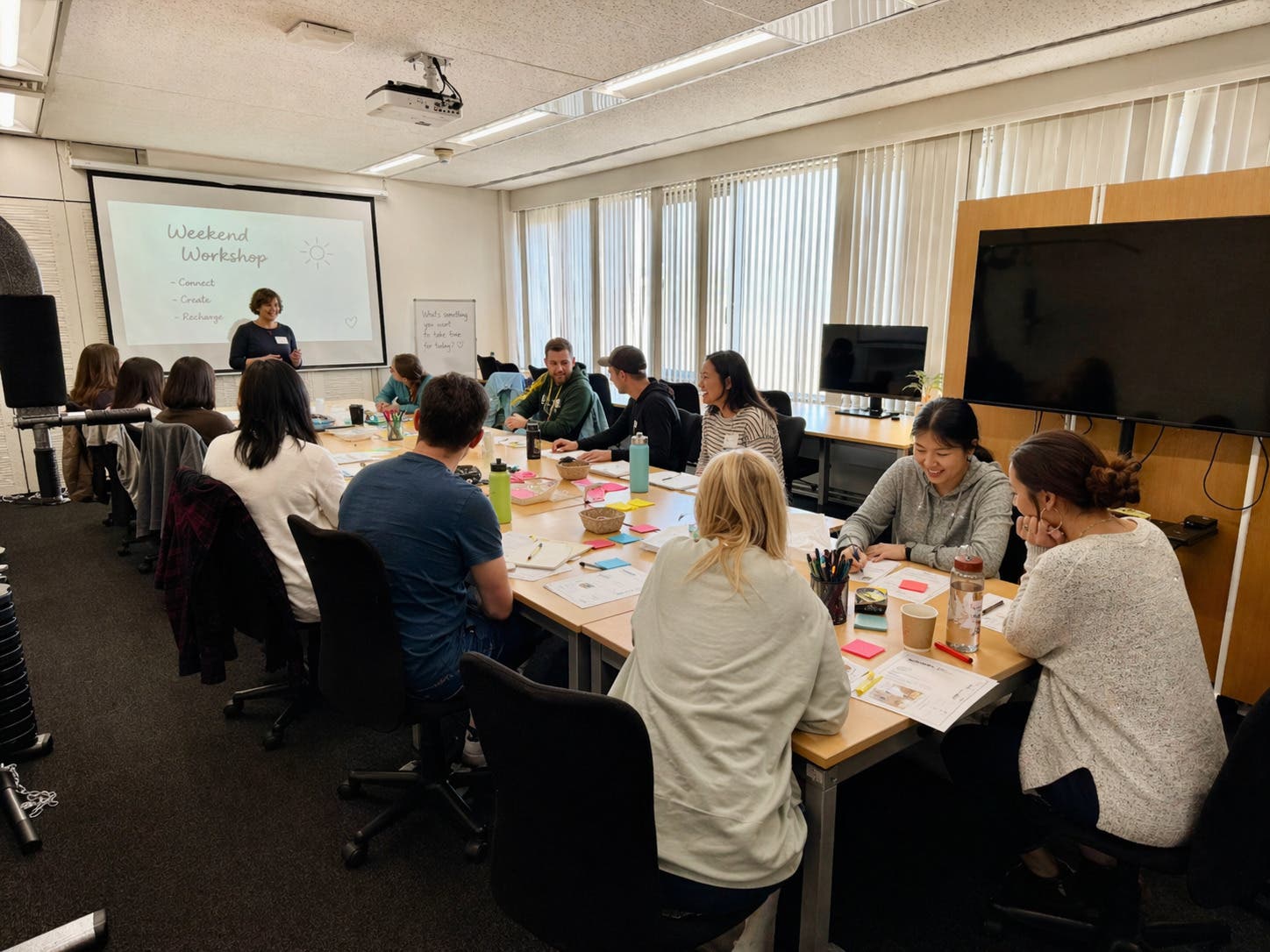 【西新宿五丁目駅 徒歩5分】20-60名飲食OKセミナー⭐️イベントスペース（大会議室）の写真5