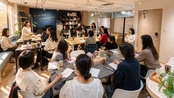 【西新宿五丁目駅 徒歩5分】BIZ交流会/セミナー◎バーカウンター/キッチン付き35名イベントスペース(カフェテリア)の写真4