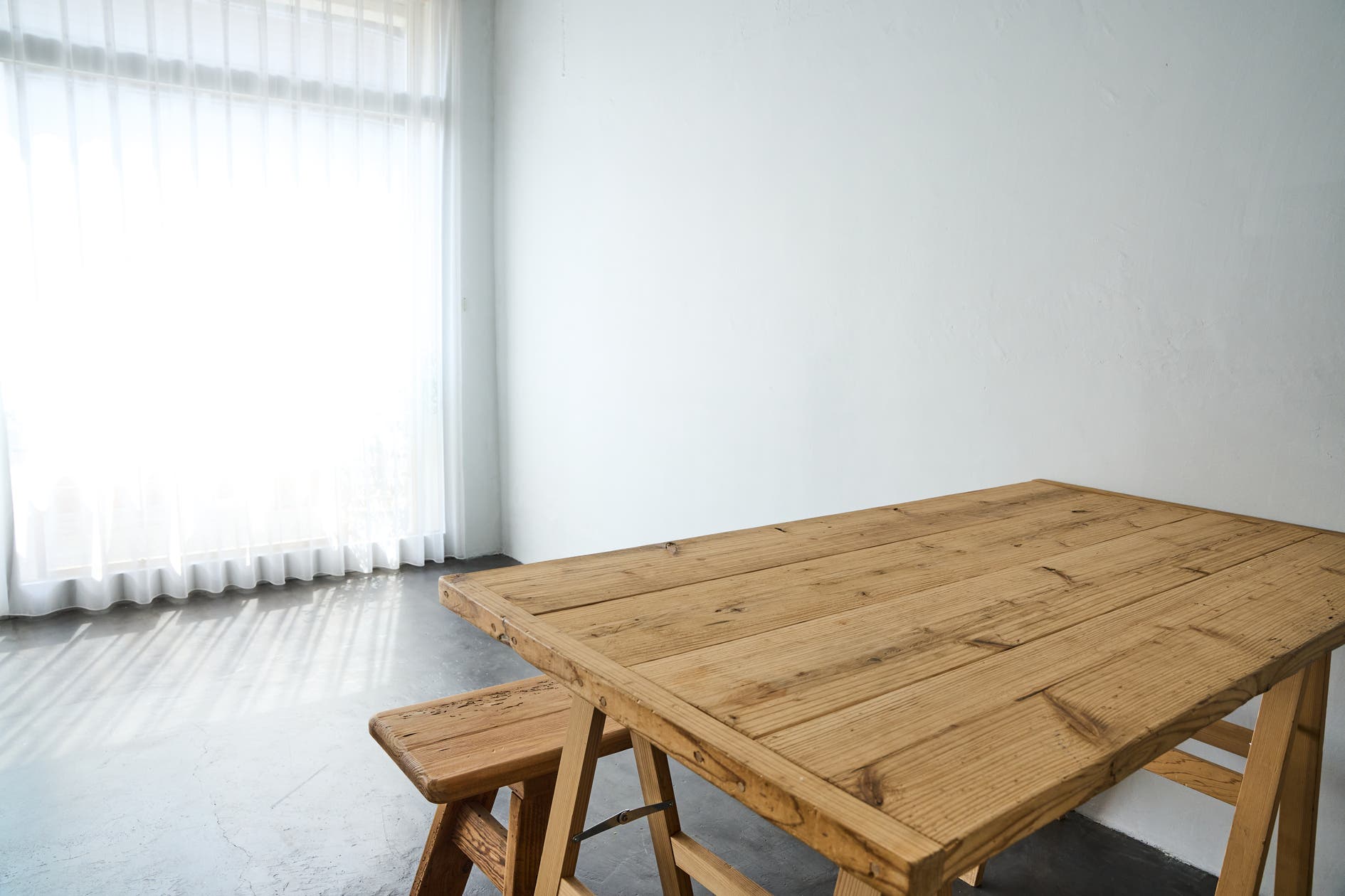 優しい自然光と白壁で撮影できるフォトスタジオの写真9