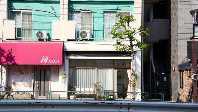 優しい自然光と白壁で撮影できるフォトスタジオの写真15