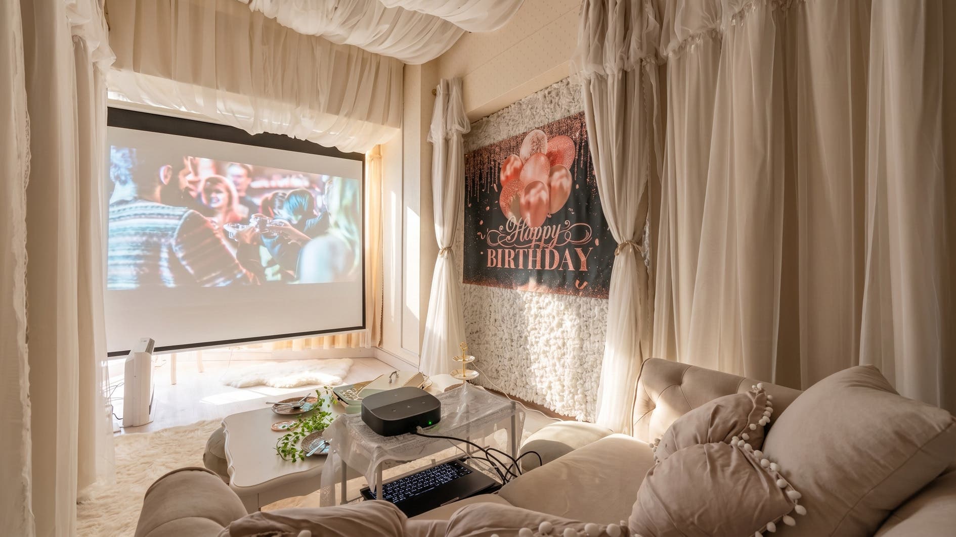 #ヨヨックGoburin【名古屋】最大15名🉐駅2分🥳新年会/歓送迎会/女子会/推し活/撮影/24H/飲み会/インドア花見の写真1