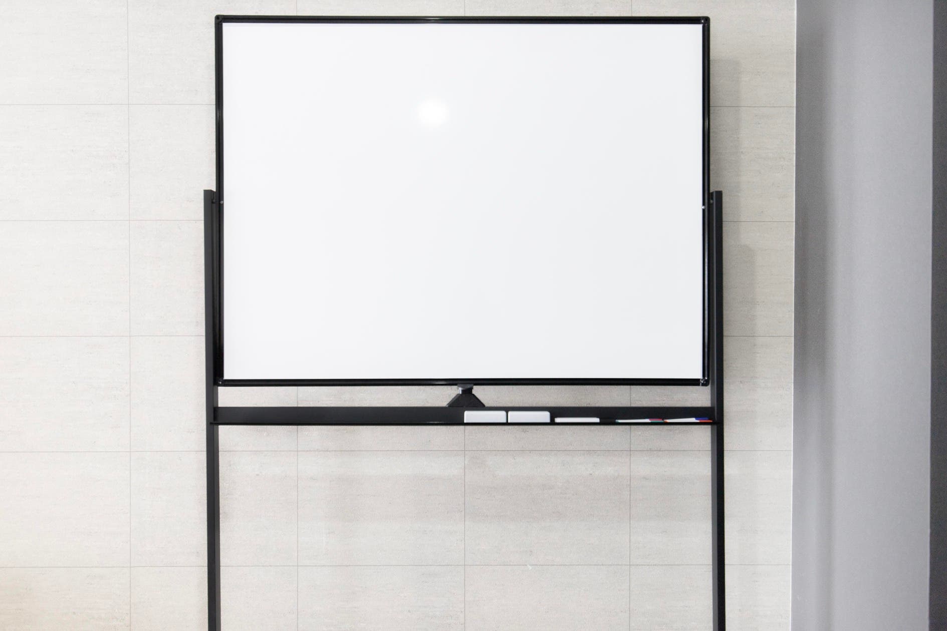 ✨地域最安値挑戦✨【札幌駅徒歩7分】広々居室に65インチTV🎵大人気ゲームに動画鑑賞✨『502』の写真6