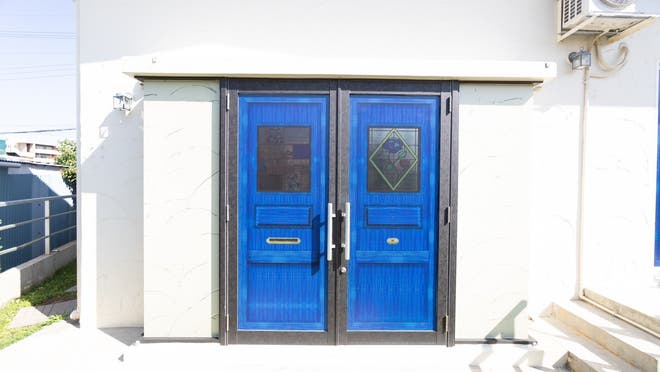 光と余白、青の気配がある静かな空間。の写真7