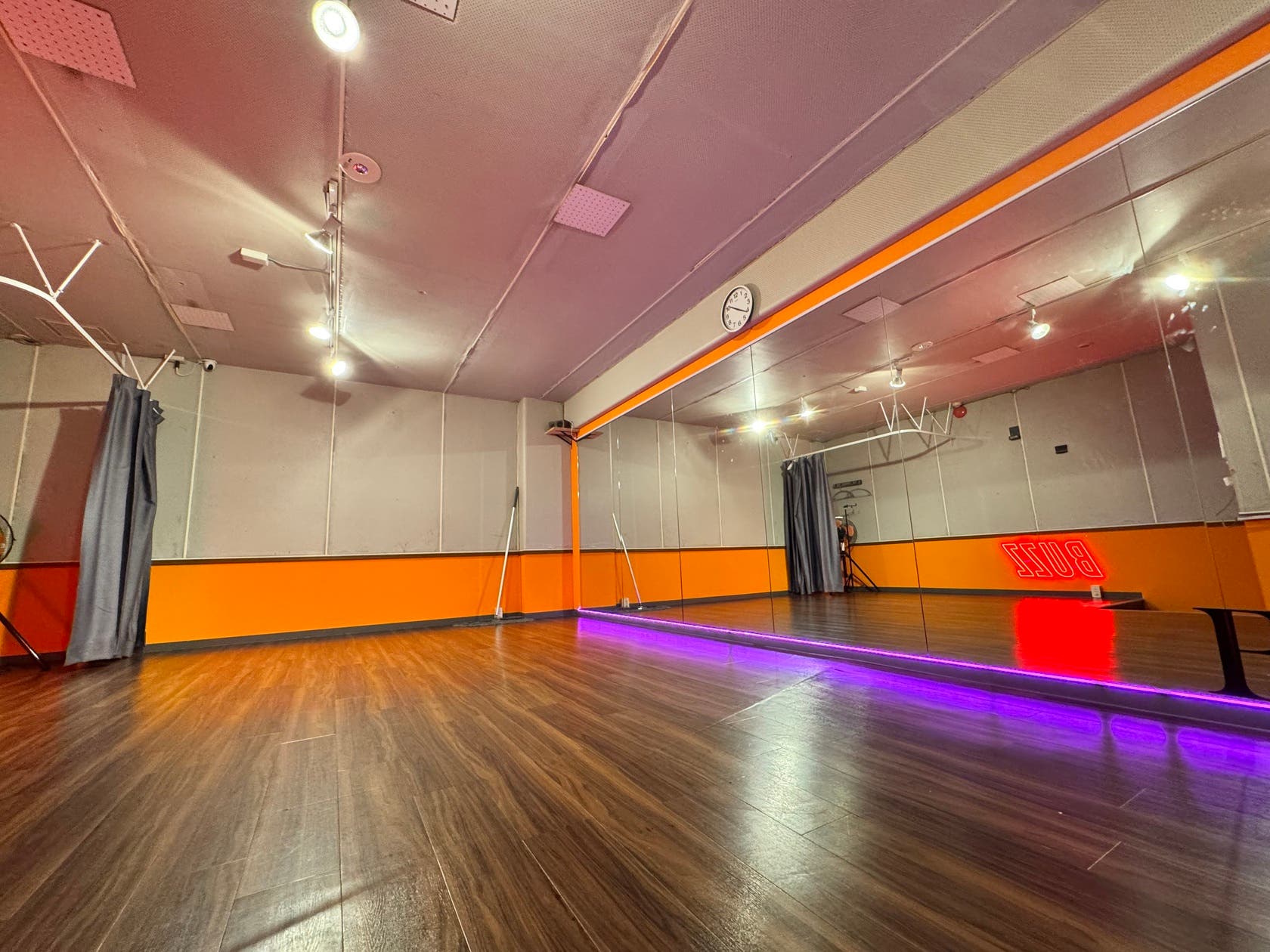 【BUZZ福岡博多】Bスタジオの写真4