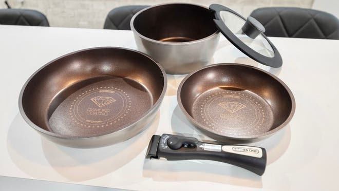 【大阪駅/東梅田すぐ】最大30名🎉バーの雰囲気🦋ワンフロアの貸切空間✨120㌅巨大スクリーン🎥飲食持込🆗/Table8の写真26