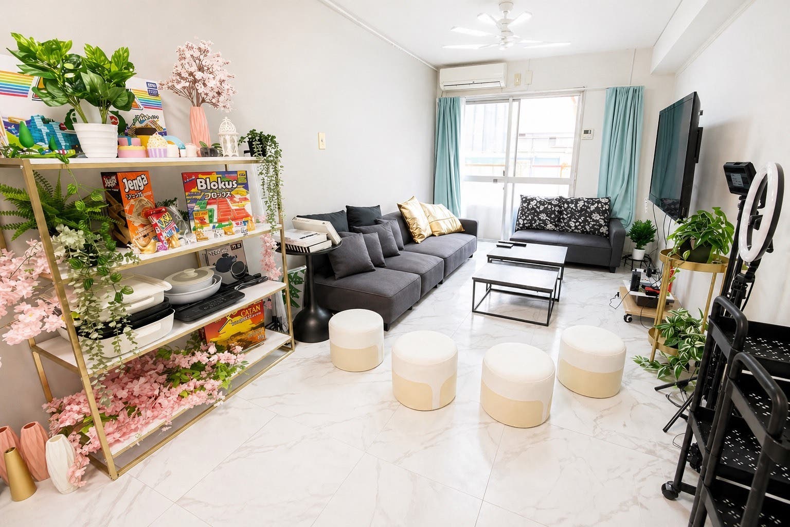 池袋駅徒歩5分🚶‍♂️大画面TVで推し活・鑑賞会🎬本人不在の誕生日会🎂ボドゲ✨女子会・歓送迎会🌟YouTube撮影📸の写真1