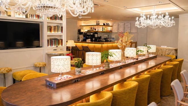 【恵比寿駅 徒歩1分】白基調のカフェ✨交流会・懇親会🌟街コン🍃ロケ・YouTube撮影📸ポートレート🌟ピアノ🎹取材🖊の写真1