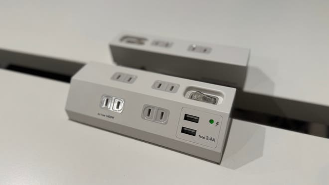 各テーブルにコンセント・USB付!50Vモニター・プロジェクター・ホワイトボード無料の写真4