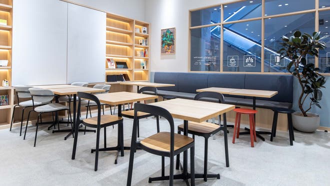 大人気ショッピングモールにあるコワーキングスペースの写真3