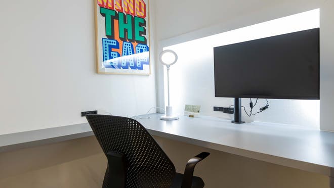 ことなるデザインのフォンブース!あなたのお気に入りが見つかるかも。。の写真1