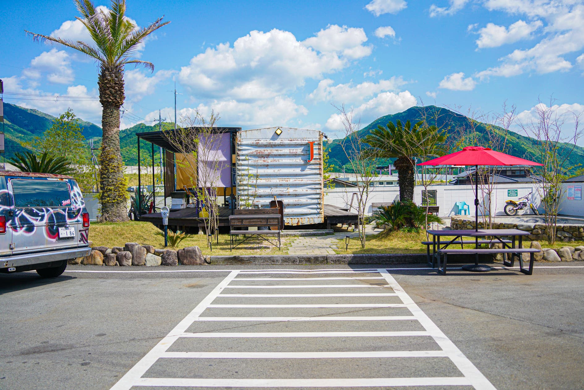 郊外にあるSHOPをまるごと撮影スタジオに！アメリカ、西海岸スタイルのスタジオとしてご利用下さい！アメリカ車レンタルOK！の写真1